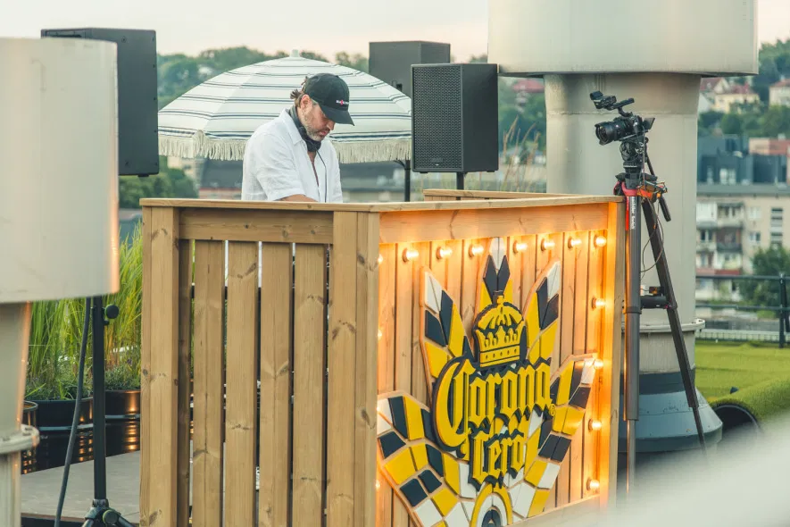 Corona Cero Sunset Hours with DJ Darrell Story