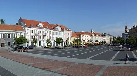Vilniaus rotušės aikštė - kaveikti.lt